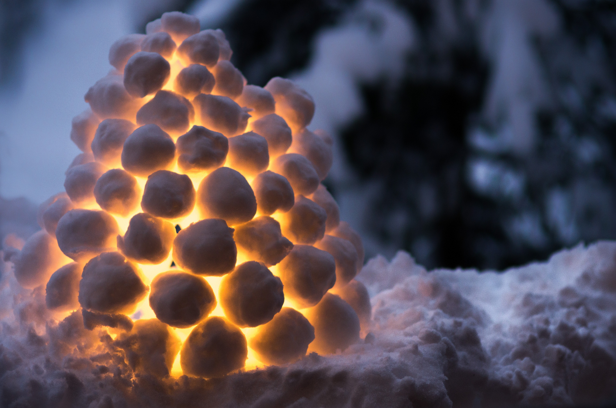 Snow day ideas: things to do with children in the Snow - Five Adventurers