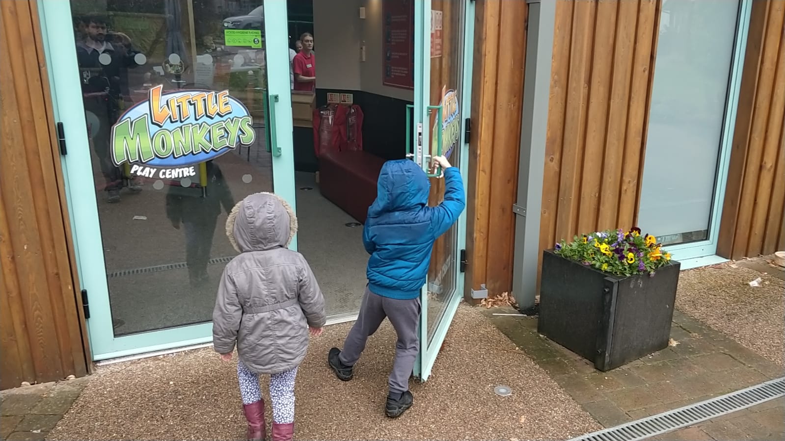 Darwin Forest Review - Five Adventurers